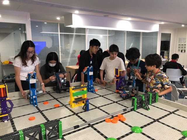 ECA Robotics – Friendly competition at the Victoria Shanghai Academy