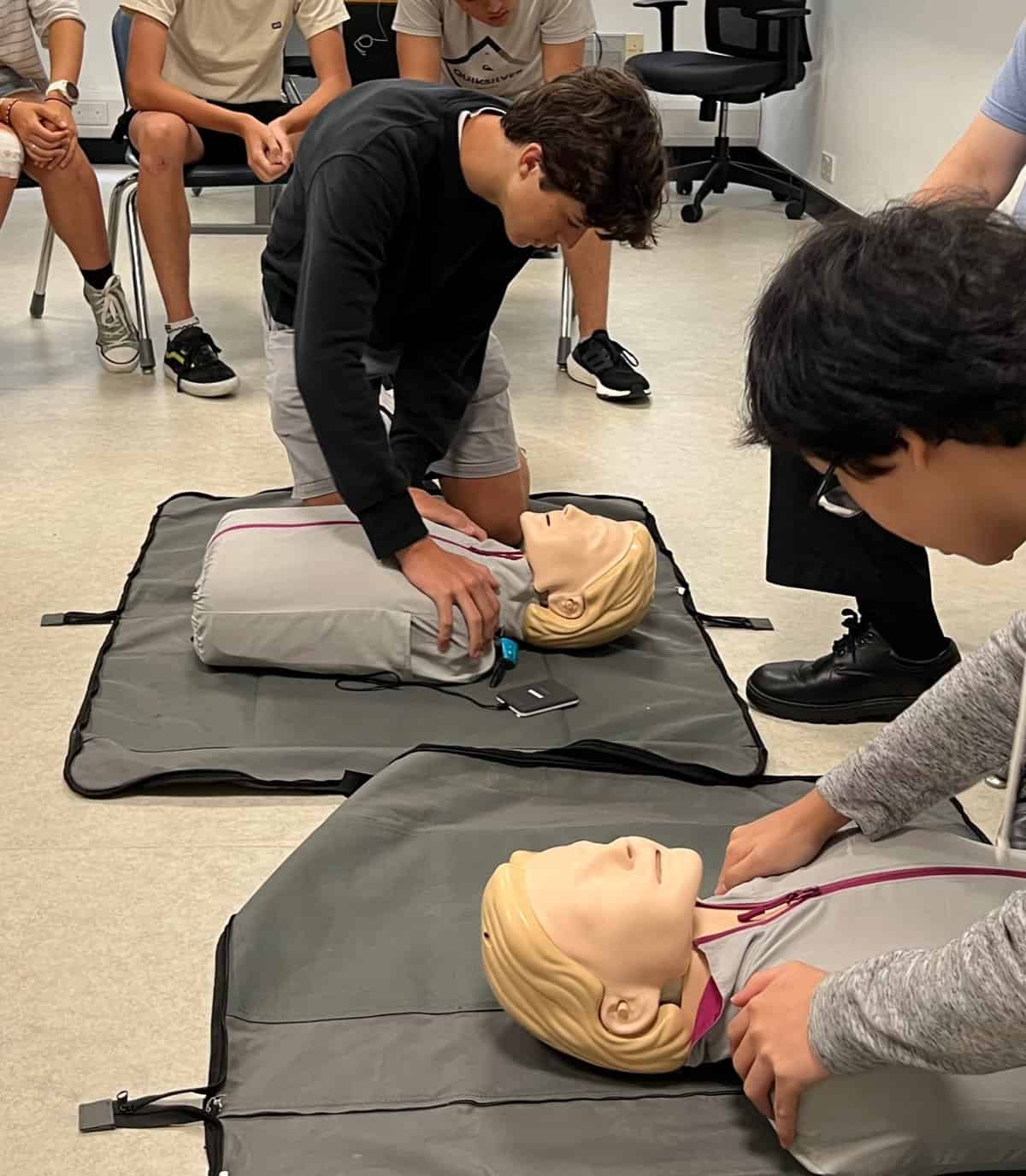 First aid training for 2nde and Y10 students