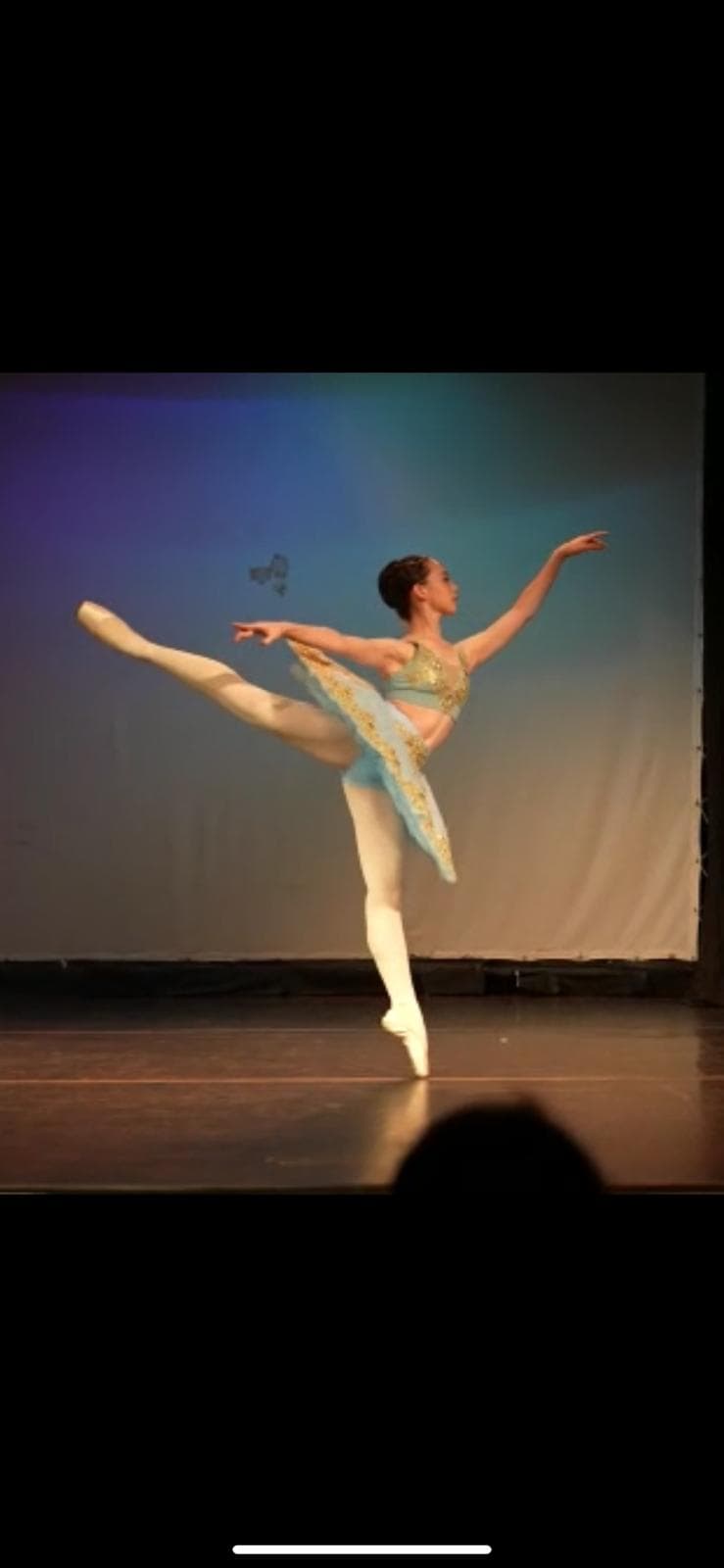 Blue Dancer, Green Dancer